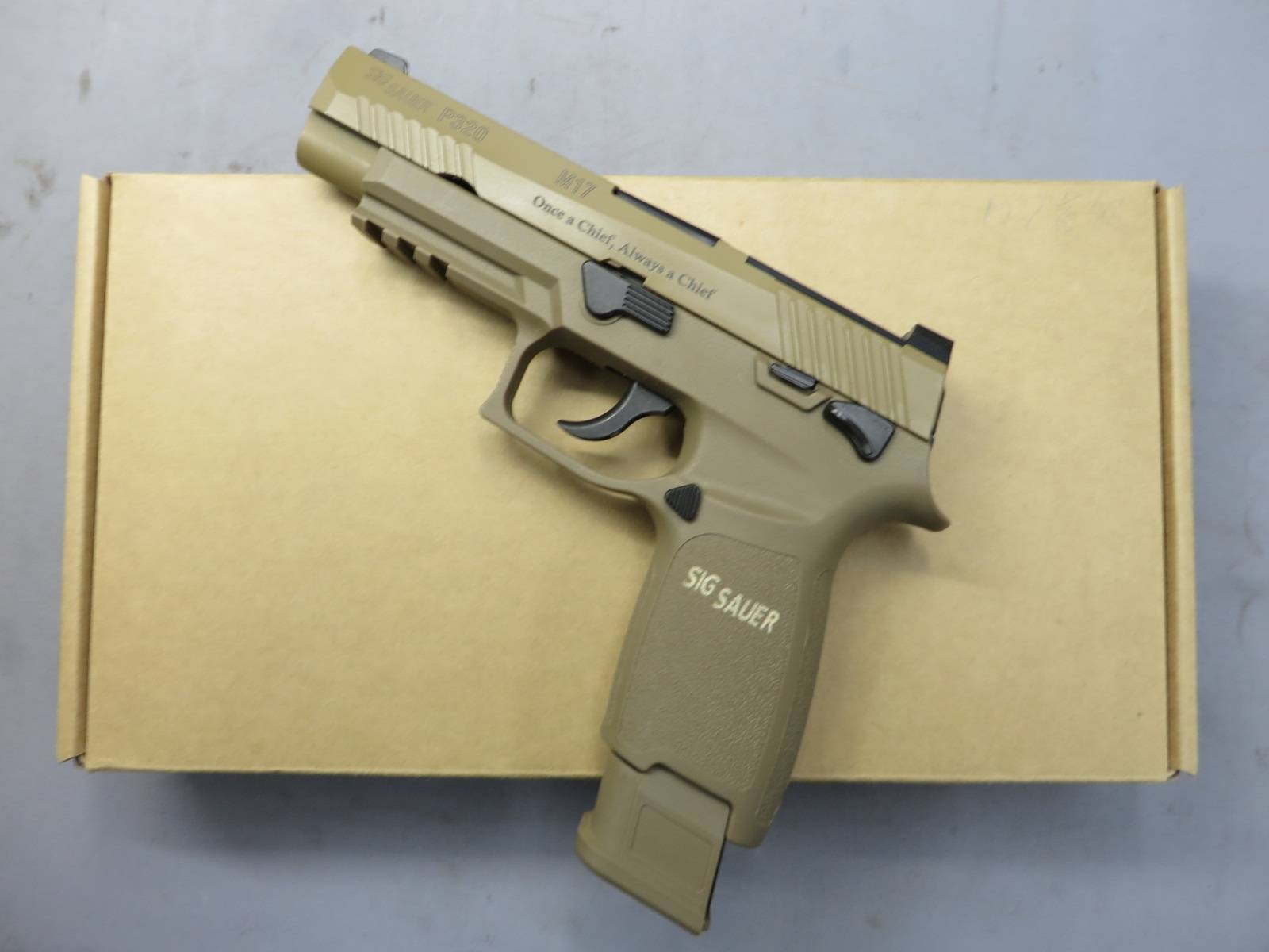 【AEG】SIG P320-M17 USMC 刻印 TAN