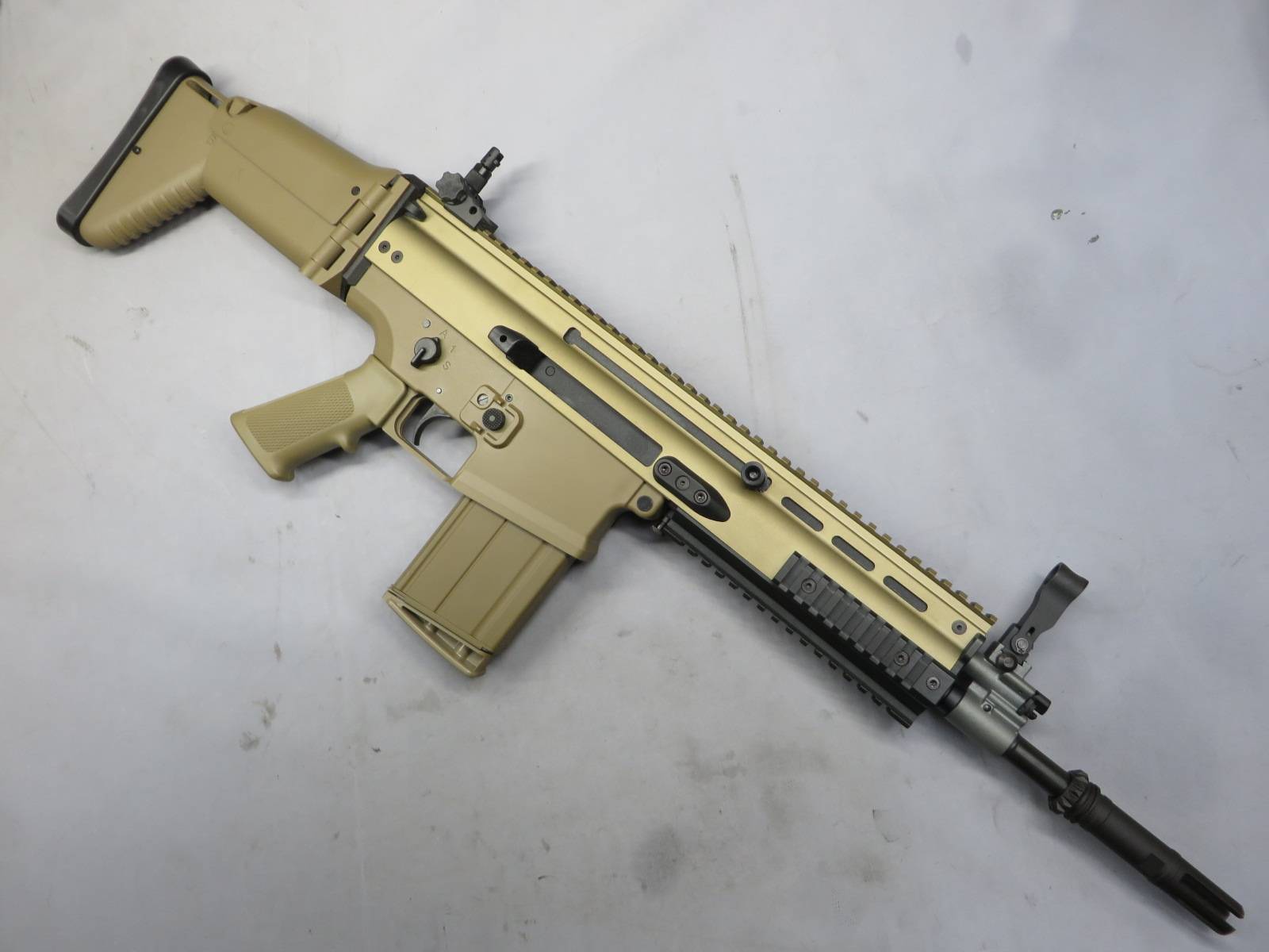 【CyberGun/VFC】FN SCAR-H Mk17 TAN GBBR